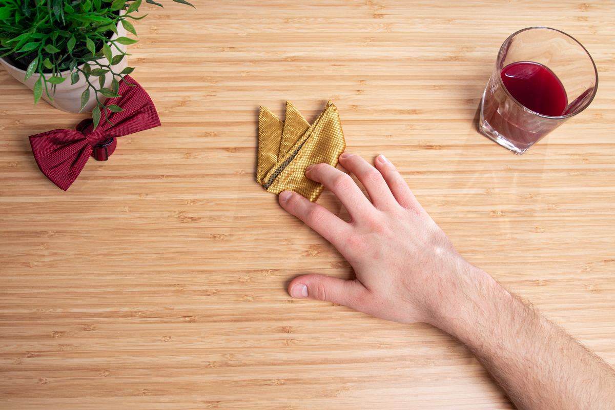 Stecktuch falten für das Jackett - einfache Anleitung mit Tipps & Tricks